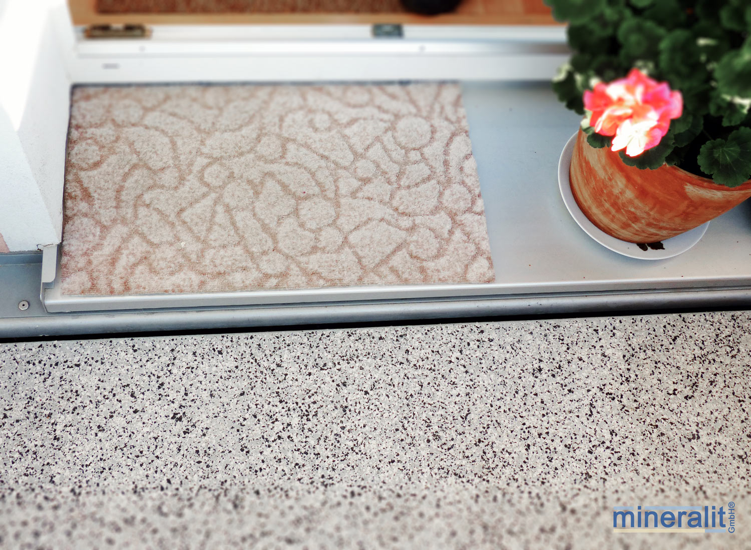 Balkonbelag | Hochwertige Balkonsanierung mit Mineralit